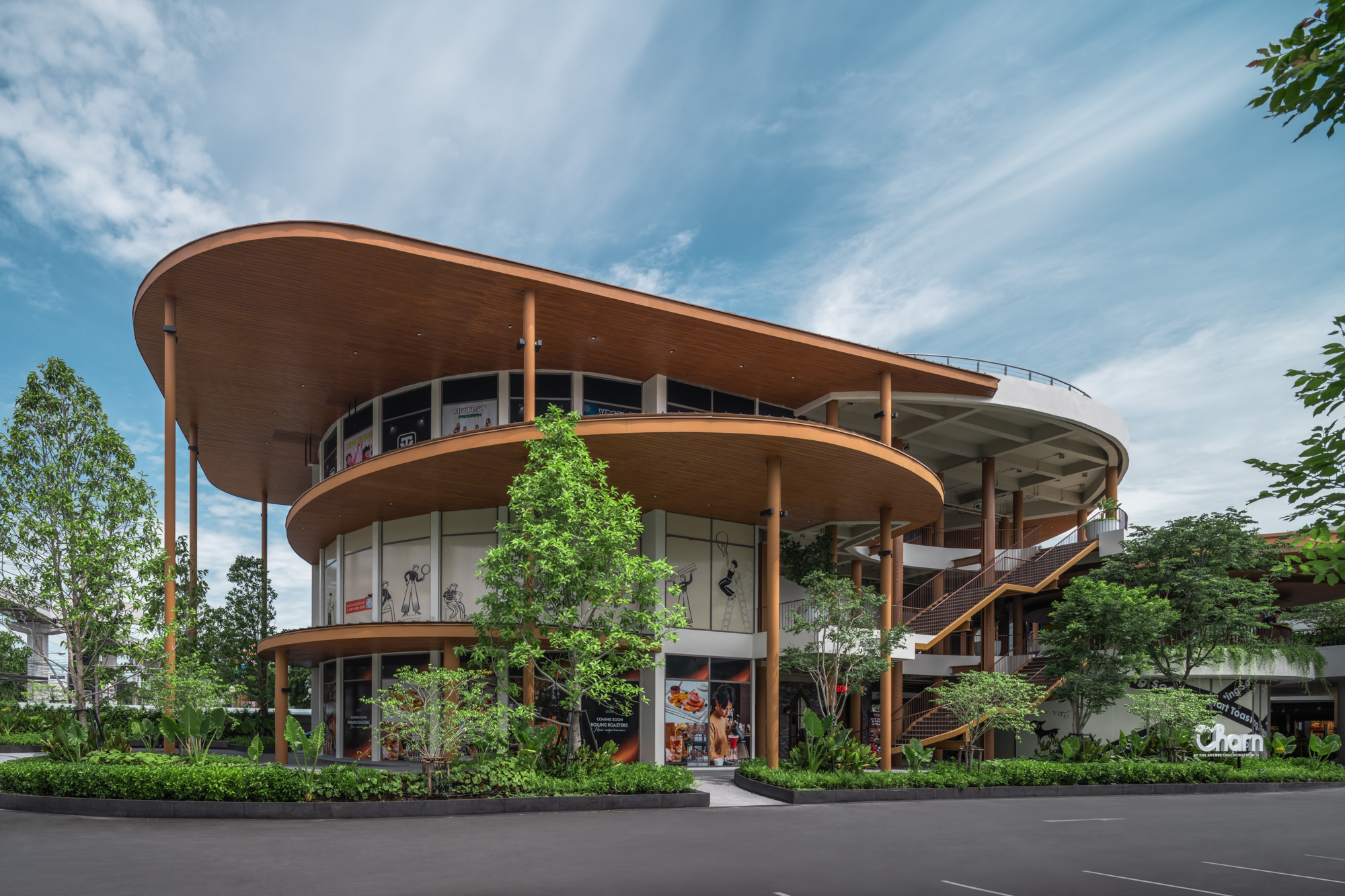 Charn at the Avenue - Integrated Field